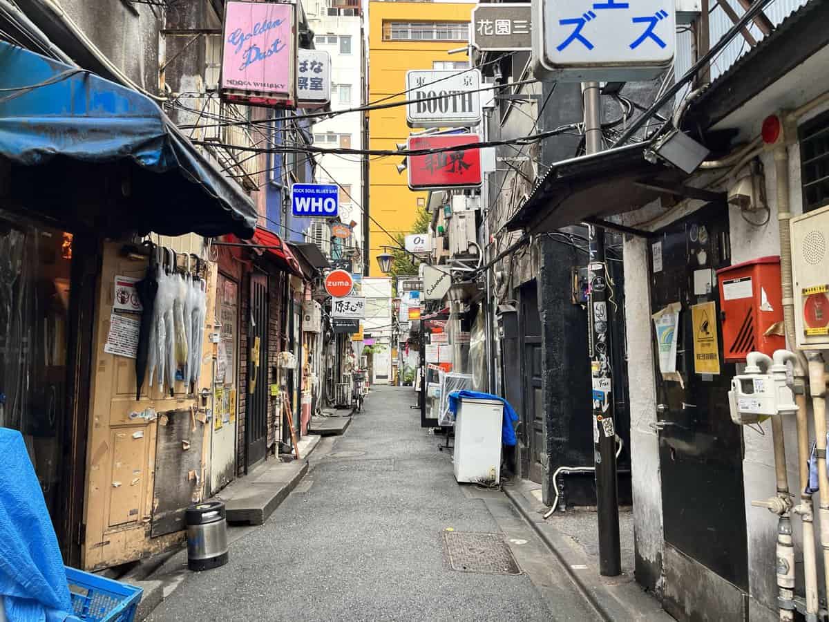 Ultimate Guide to Visit Golden Gai - Explore Tokyo's Vibrant Nightlife