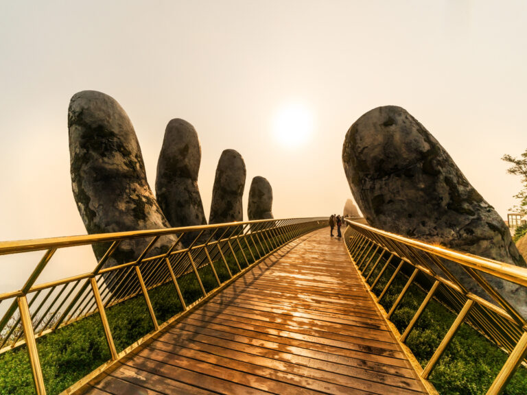 Giant Hand Bridge – Love this classic piece of Art in Nature